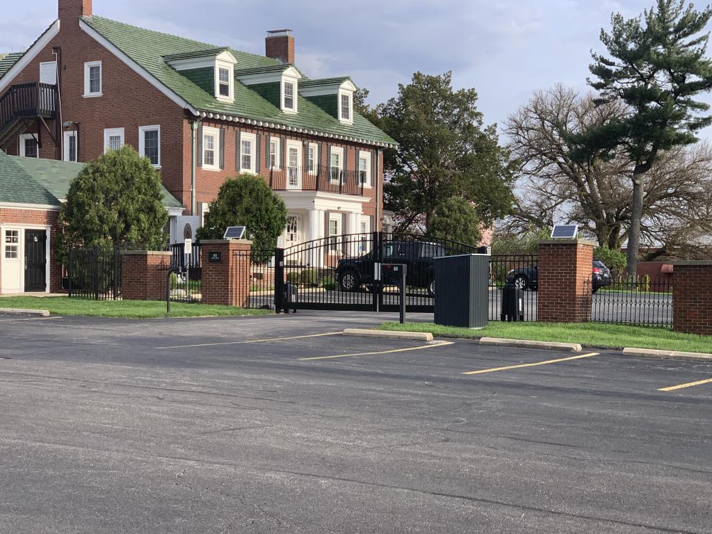 The Senator’s Inn - Savoy, IL Inn for Sale