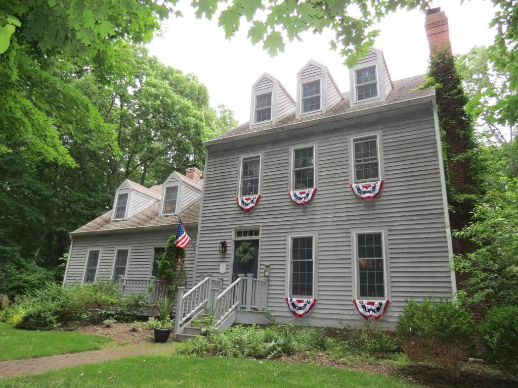 Ferrell House A Bed & Breakfast - Put-in-Bay, OH Inn for Sale