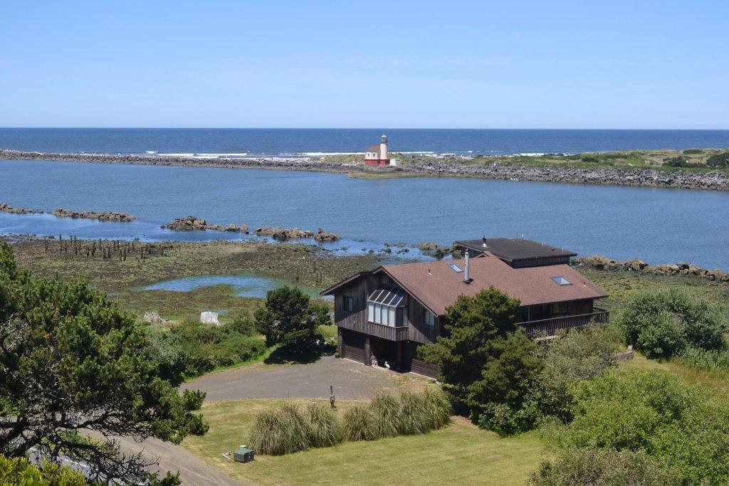 Lighthouse Bed and Breakfast, Bandon OR - Bandon, OR Inn for Sale