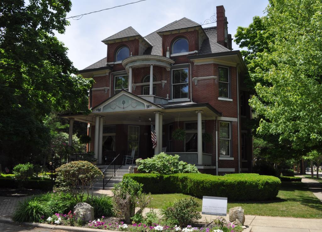 AC Thomas House - NEW HARMONY, IN Inn for Sale