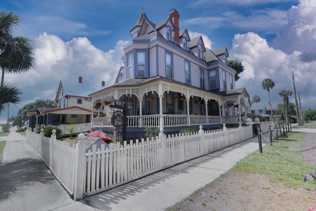 Grand Gables Inn - Palatka, FL Inn for Sale
